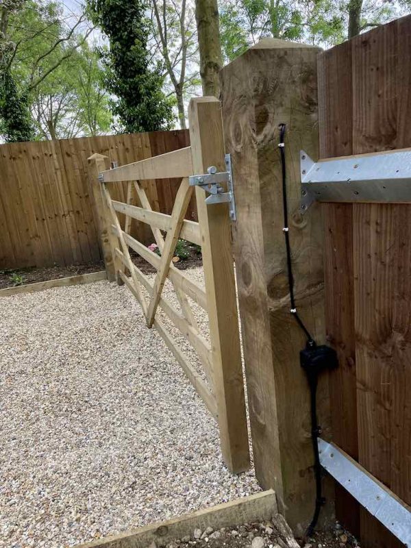 Electric to Shed SummerHouse Garage Outbuilding Electrician